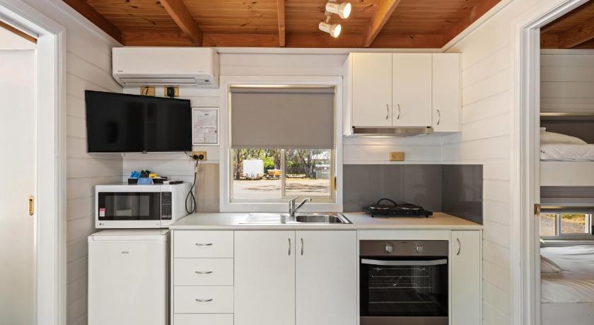 Discovery Parks - Maidens Inn Moama Holiday park/caravan park - Deals ...