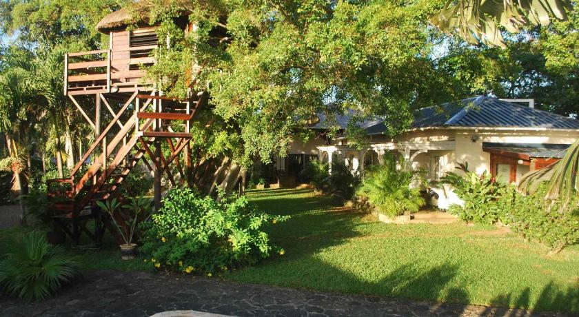 Tree Lodge Mauritius Guesthouse/bed and breakfast (Mauritius Island ...