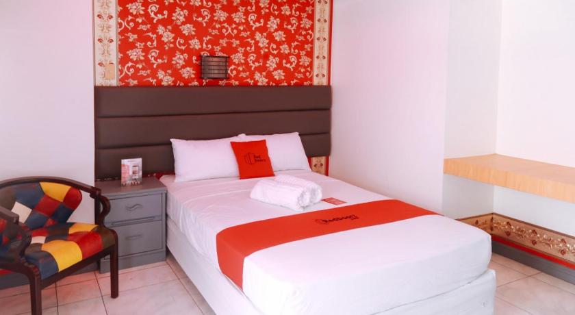 RedDoorz Plus @ Castle Chateau Iloilo - Hotel in Iloilo - Easy Online ...