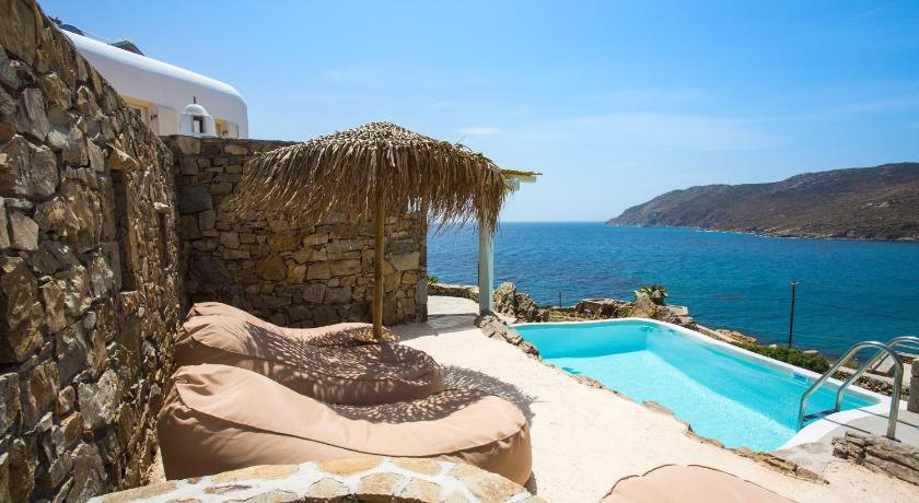 16 Best Mykonos Hotels With a Private Pool [2023 Guide!]