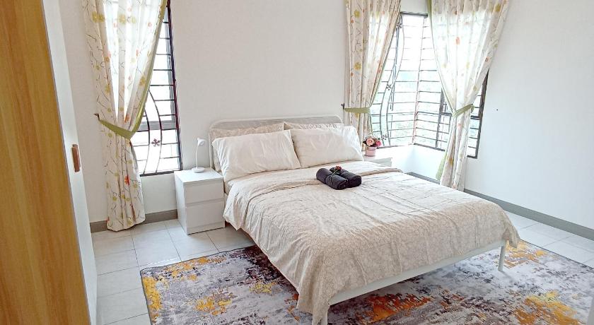BOOK >> Tropika Homestay Bangi with 3 Bedrooms in Kuala Lumpur, Malaysia
