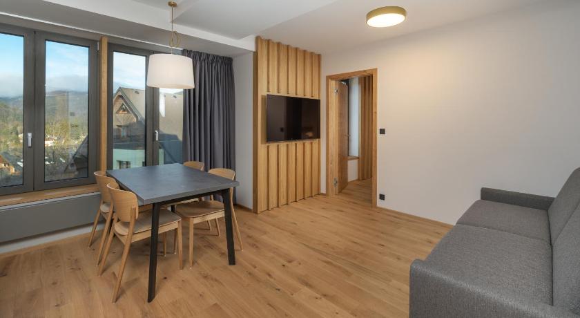 Palace Apartments Hotel (Spindleruv Mlyn) - Deals, Photos & Reviews