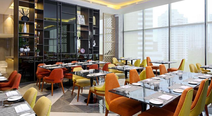 Holiday Inn Cebu City Hotel - Deals, Photos & Reviews