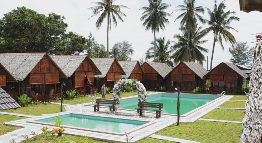 Nipoh Beach Cottage Hotel (Kijal) - Deals, Photos & Reviews