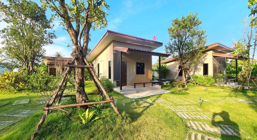 ปีกุนรีสอร์ท & Swimming pool (Pigoon Resort) Hotel (Nakhon Pathom ...