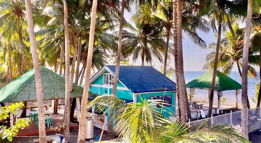 BALAYAN Beach House with dipping pool & jacuzzi Entire house (Batangas ...