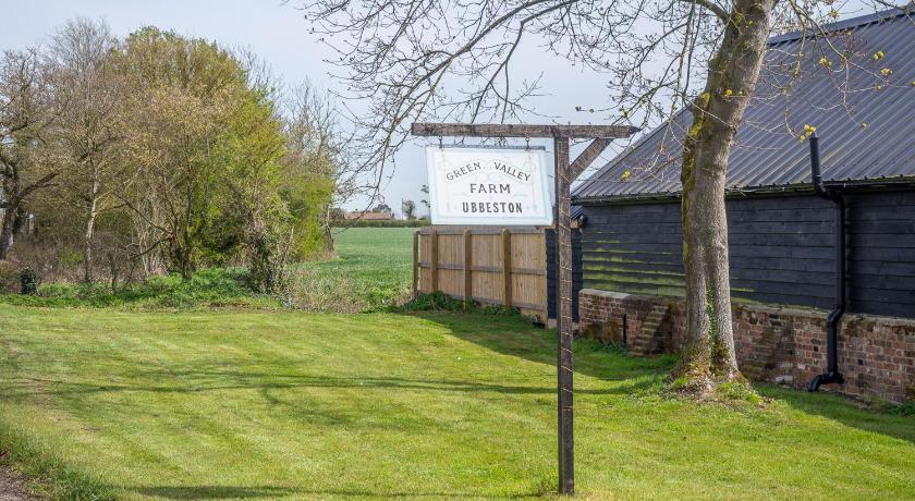 BOOK >> The Barns at Green Valley Farm in Laxfield, United Kingdom