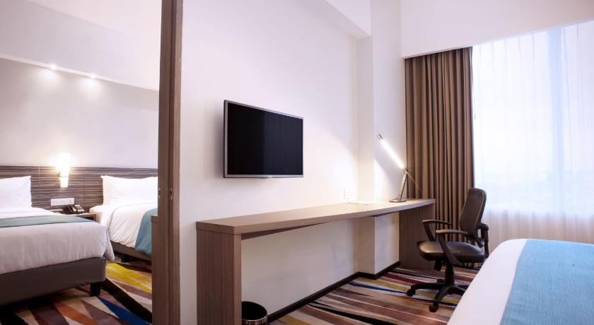 Holiday Inn Express Surabaya CenterPoint Hotel - Deals, Photos & Reviews Holiday Inn Express Surabaya CenterPoint Hotel - Deals, Photos & Reviews