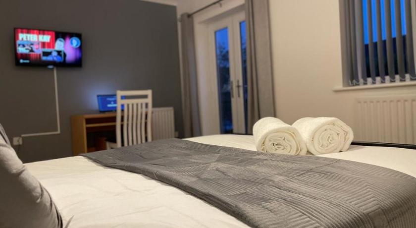 Eagle Way Apartment in City of Peterborough | 2025 Updated prices ...