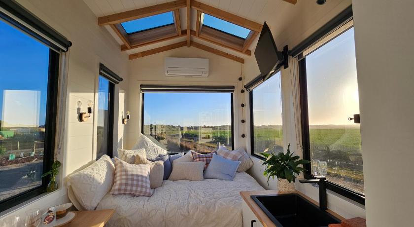 Coastal Sunset Tiny Home - Port Fairy Tiny Homes in Shire of Moyne ...