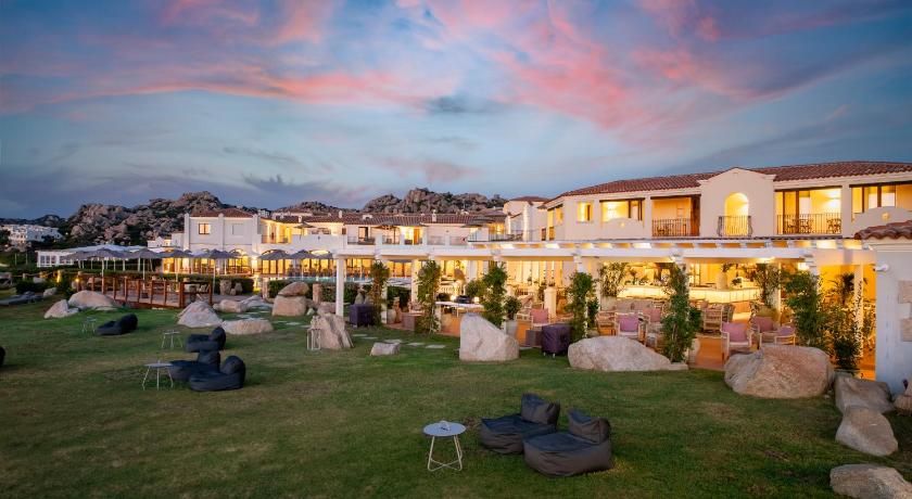 Mangia's Santa Teresa Sardinia, Curio Collection by Hilton a Santa ...