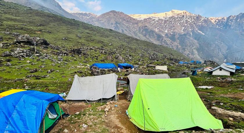Kedarnath Sanctuary tents Base camp kedarnath Kedārnāth