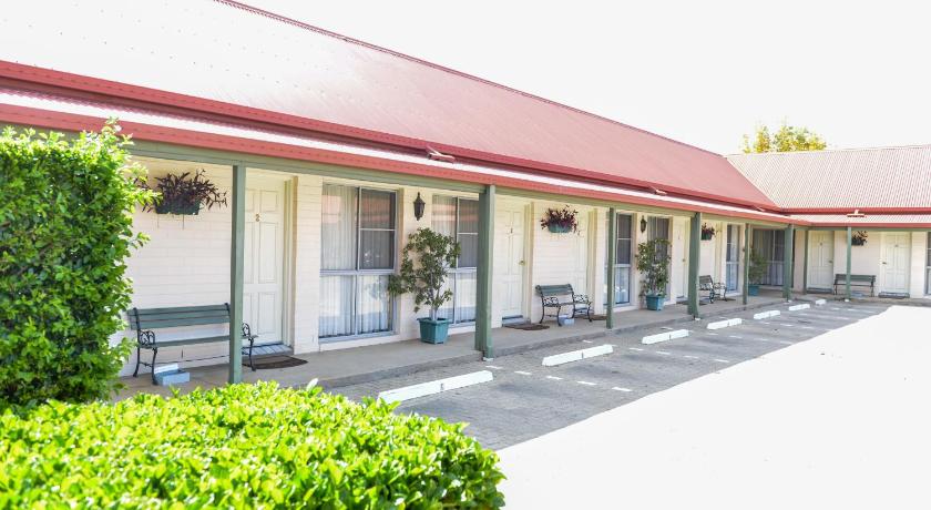 Pioneer Motel Goondiwindi (formerly Comfort Inn Goondiwindi) 145-147 ...
