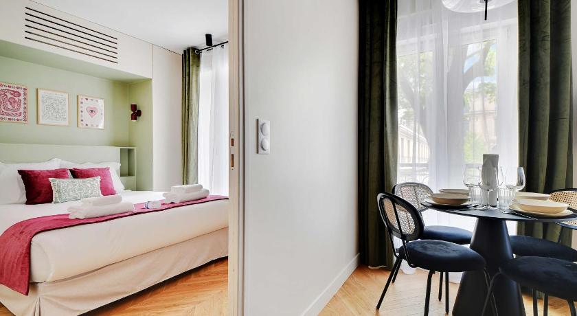 Parisian cocoon with air conditioning-Eiffel Tower in Paris | 2025 ...