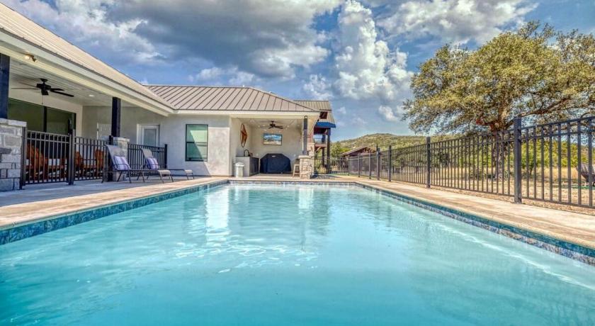 Tin Cup 1604 Mountain Valley Drive Concan