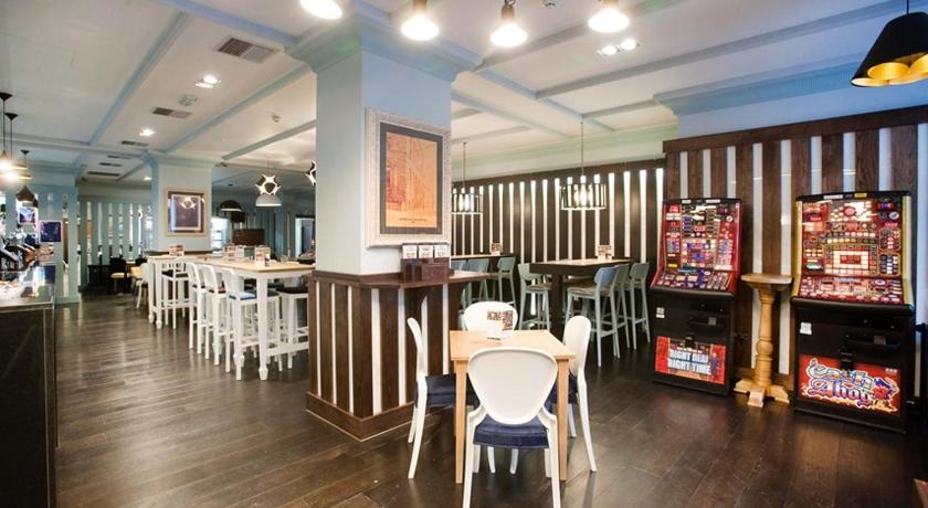 The Guildhall and Linen Exchange Wetherspoon | Dunfermline 2023 UPDATED ...