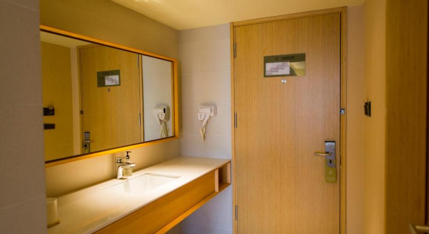 JI Hotel Shanghai The Bund Tiantong Road המחיר הזול ביותר | Agoda.com