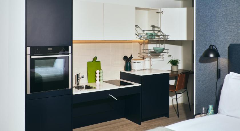 Best Price on Vertus Edit Canary Wharf in London + Reviews!