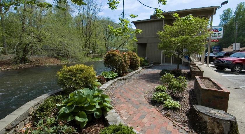 Rivers Edge Motel, Cherokee (NC) | 2021 Updated Prices, Deals