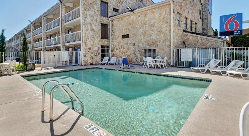 Motel 6-Dallas, TX - Forest Lane Hotel (Dallas (TX)) - Deals, Photos ...