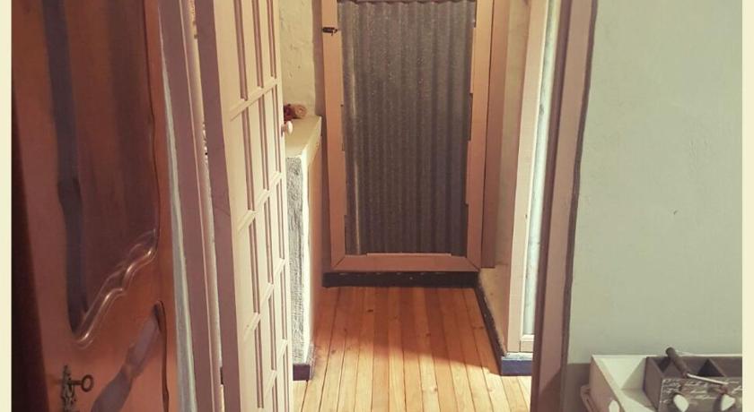 Deals on Die Woestynroos Gastehuis in Pretoria - Promotional Room Prices