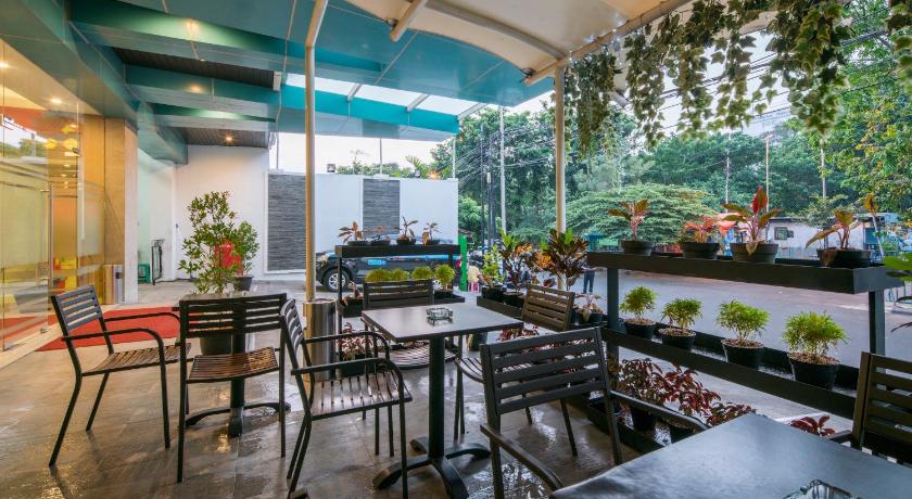 Hotel 88 Grogol Jakarta By WH (formerly Hotel 88 Grogol) Jl.Dr Susilo ...