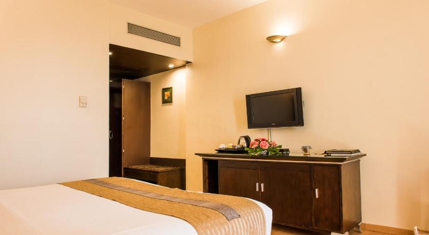 The Red Maple Mashal in Indore - See 2023 Prices