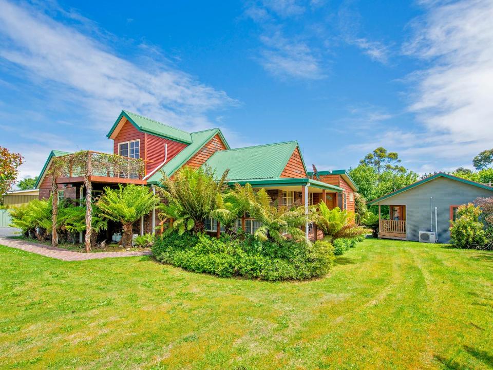 Strahan Accommodation: Best Places to Stay