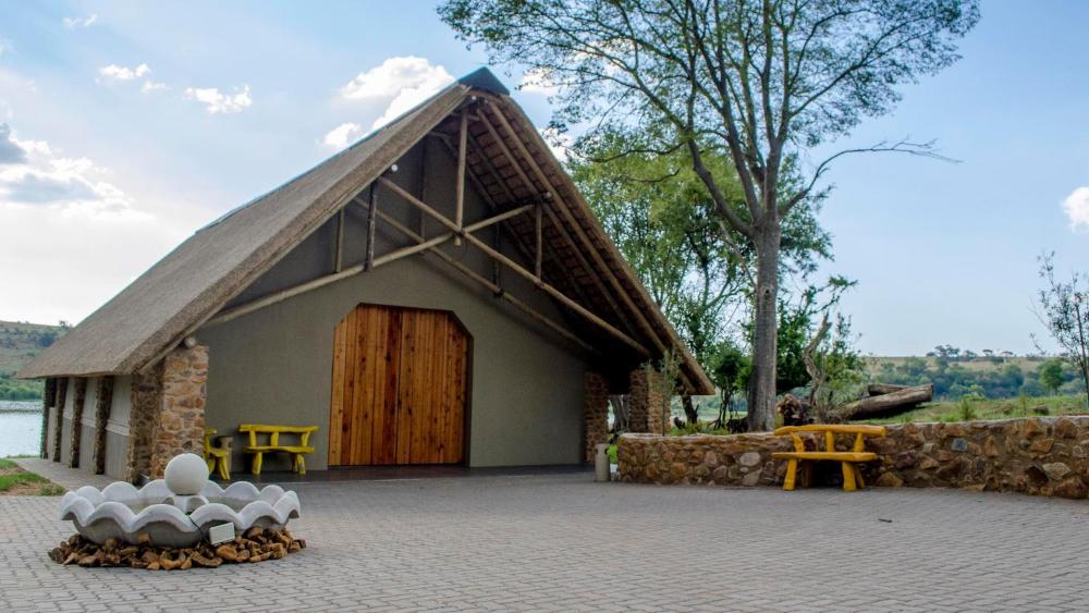 Cradle Moon Lakeside Game Lodge Prices, photos, reviews, address. South ...
