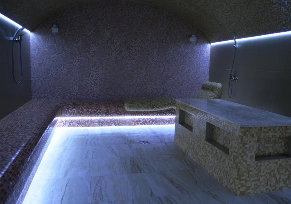 Sport and Recreation Complex FPB Ratomka -Preços, fotos, comentários ...