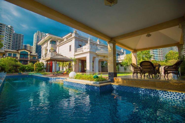 惠州碧桂园十里银滩倾城海9房轻奢度假轰趴别墅 Harga, foto, ulasan, alamat. Cina