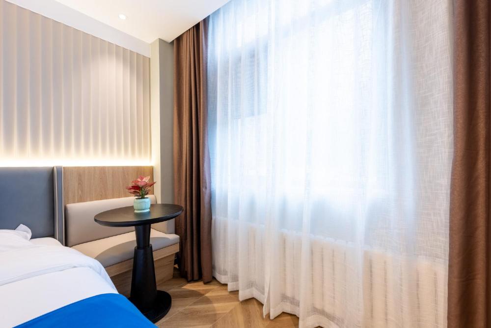 Super 8 Select Hotel, Beijing Chaoyang High-speed Railway Station ...