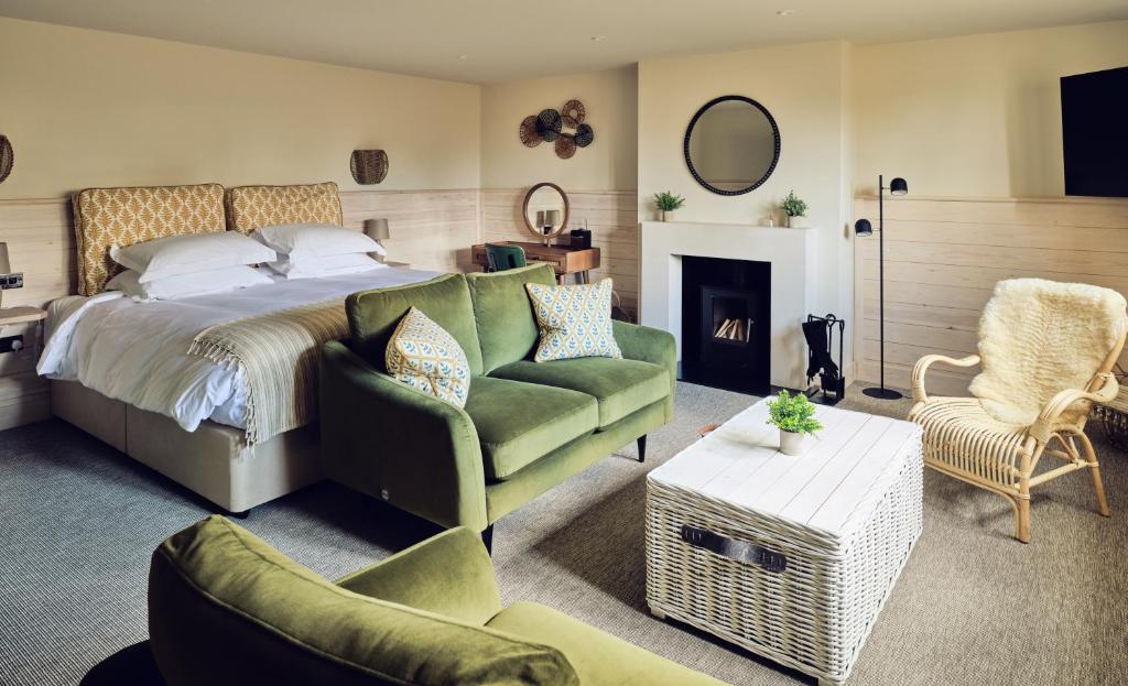 The Fish Hotel | Cotswolds Guide