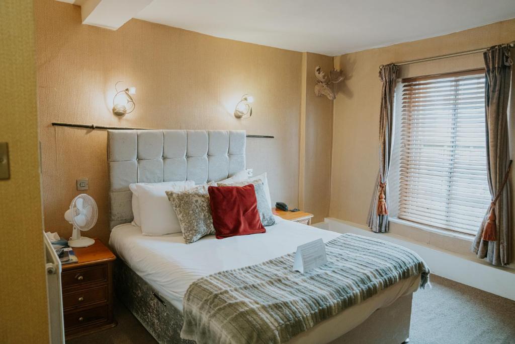 Redesdale Arms Hotel | Cotswolds Guide