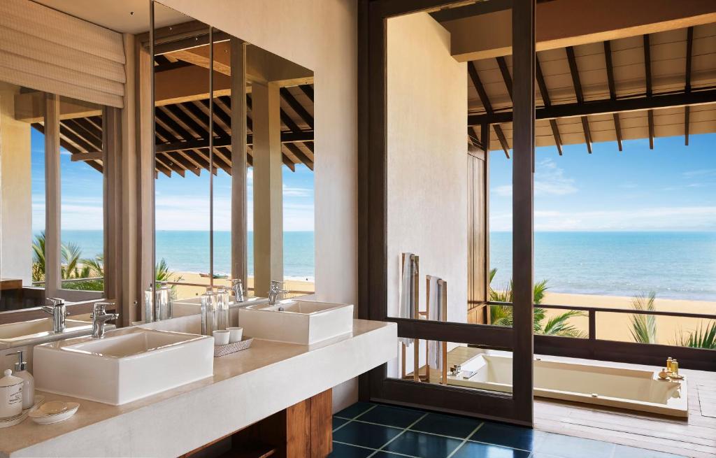 Jetwing Blue, Negombo | 2023 Updated Prices, Deals