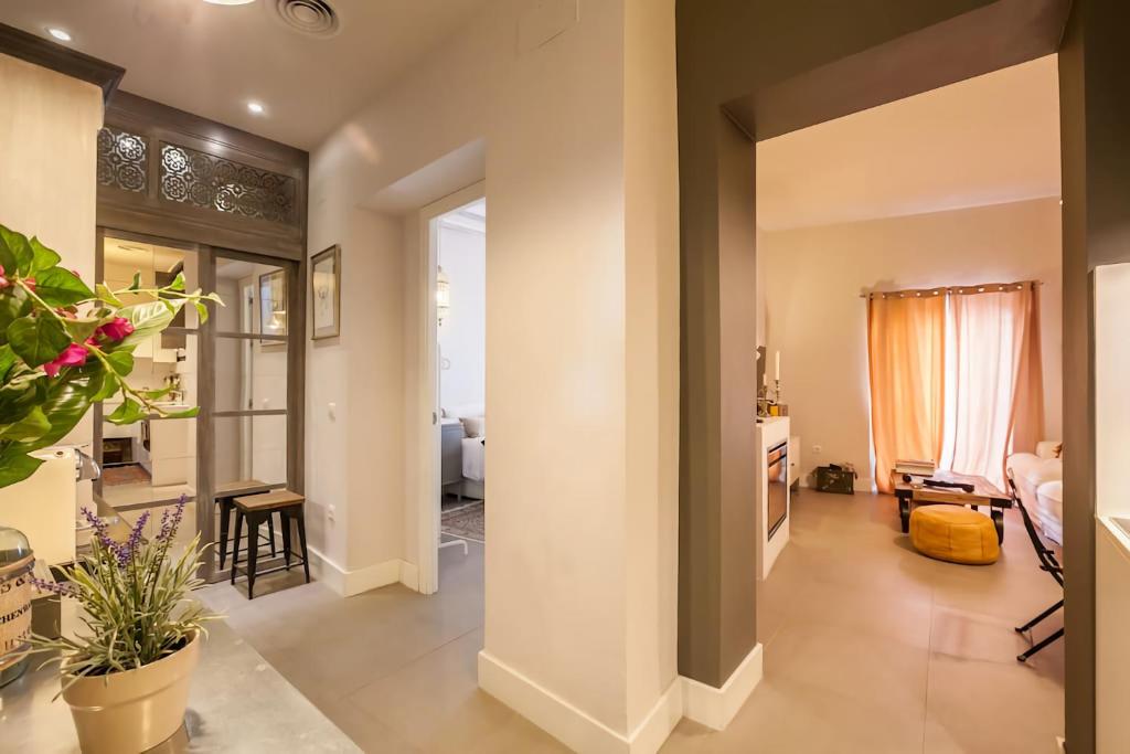 Awesome Penthouse, Seville, Spain - Photos, Room Rates & Promotions