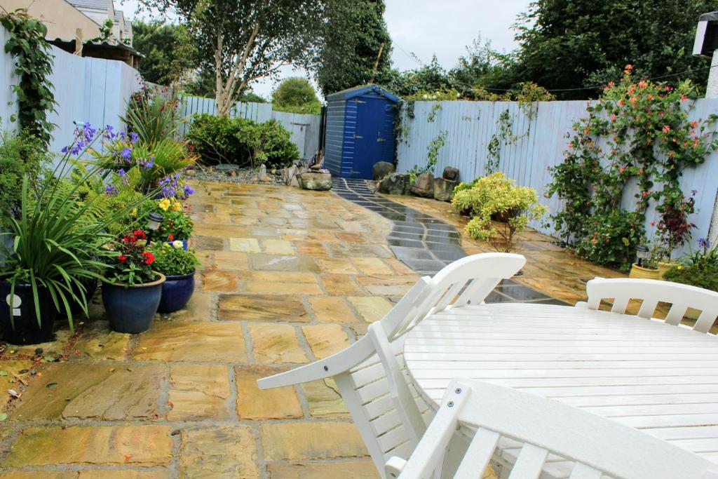 Cara-Na-Mara Entire house (Killough) - Deals, Photos & Reviews