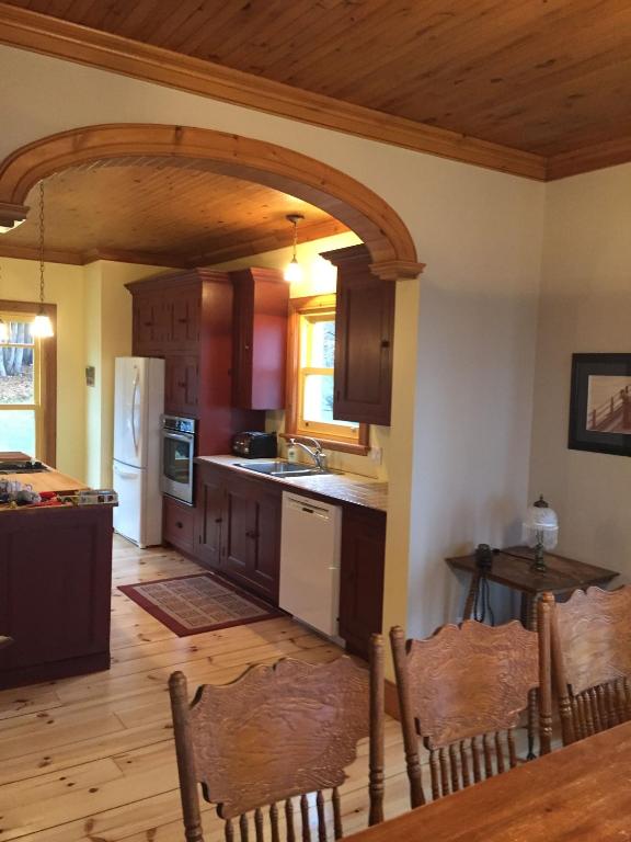 Maison de Campagne St. Irenee, Saint-Irenee (QC), Canada - Photos, Room ...