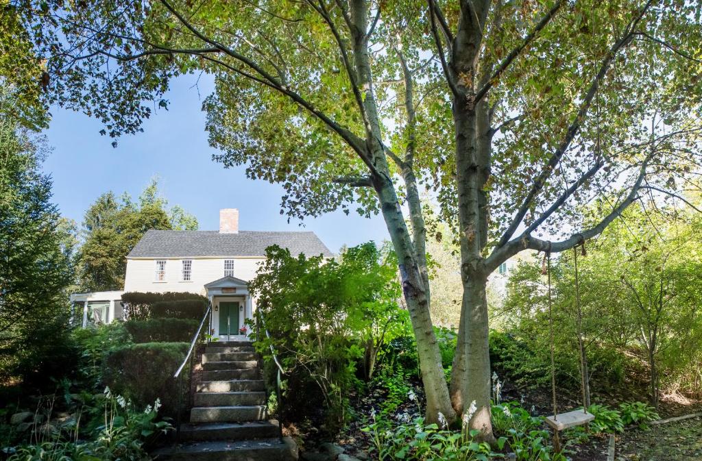 Three Chimneys Inn, Durham (NH) | 2024 Updated Prices, Deals