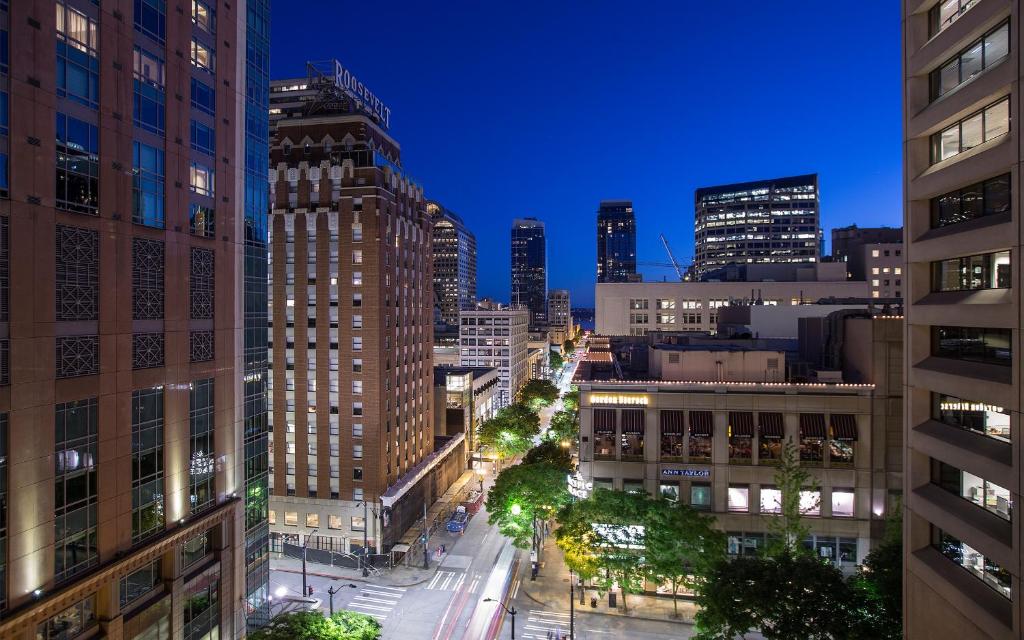 Best Price on The Paramount Hotel in Seattle (WA) + Reviews!