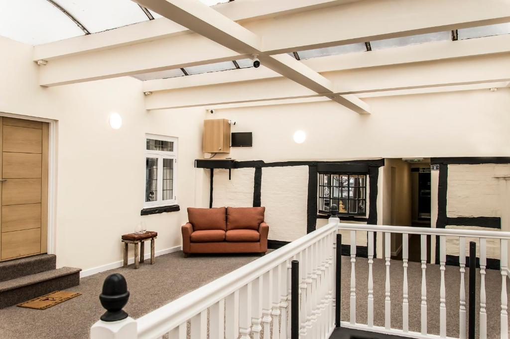 The Three Gables | Cotswolds Guide