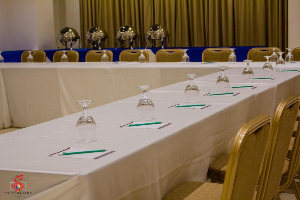 Best Price on Hotel Marciano in Laguna + Reviews!