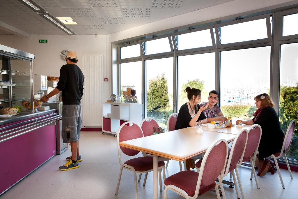Auberge de Jeunesse Hostel (La Rochelle) - Deals, Photos & Reviews
