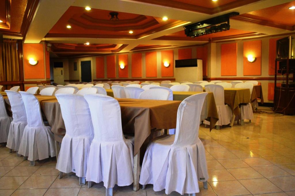 Elegant Circle Inn - 2025 Exclusive Deals