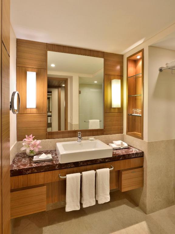 Radisson Blu Hotel Indore, Indore | 2024 Updated Prices, Deals