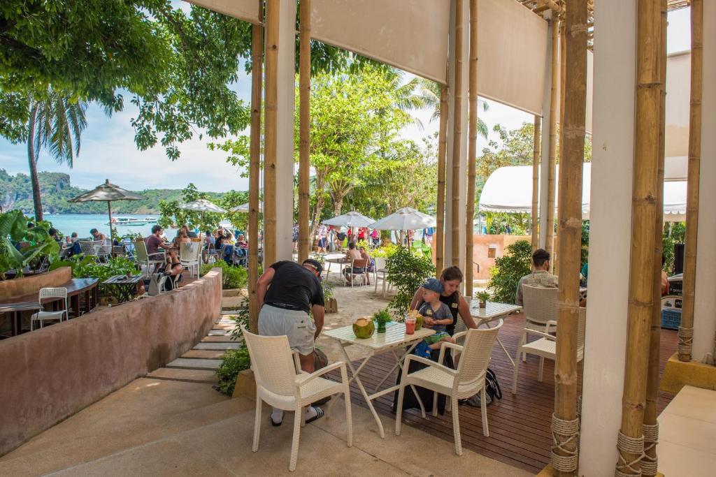 PP Charlie Beach Resort, Ko Phi Phi | 2024 Updated Prices, Deals