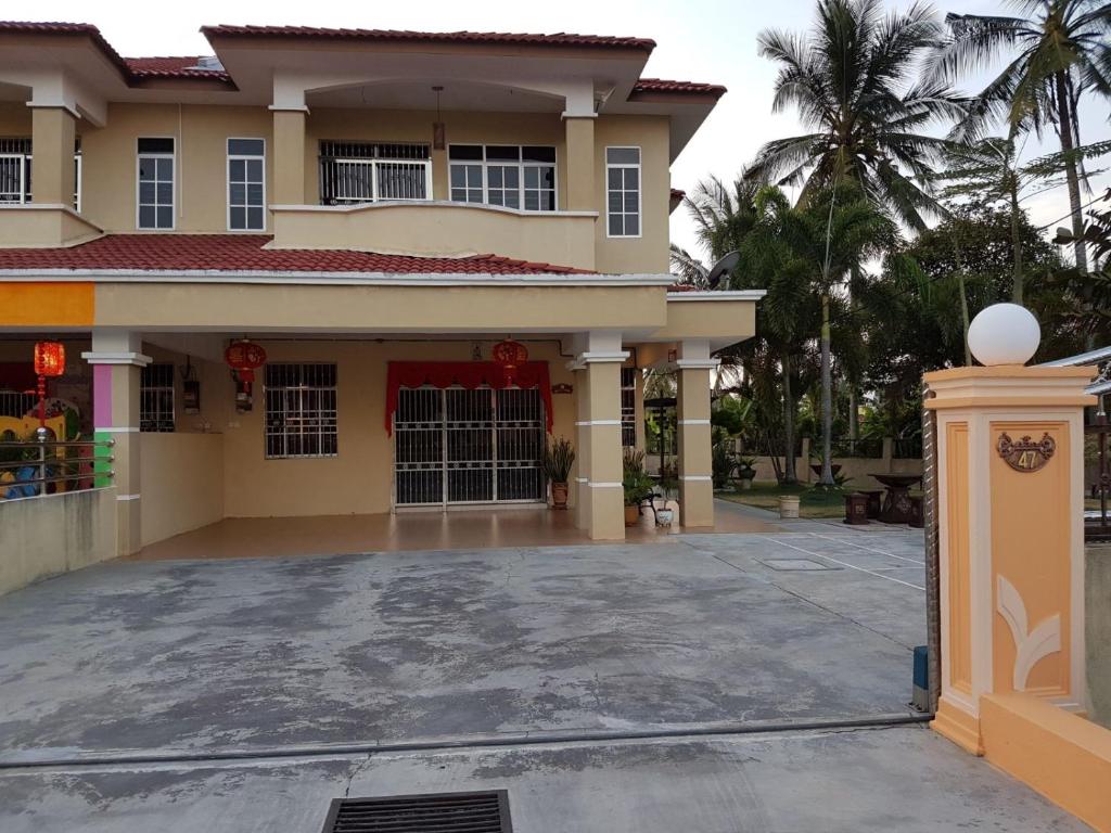 Big garden Homestay, Homestays Pantai Remis