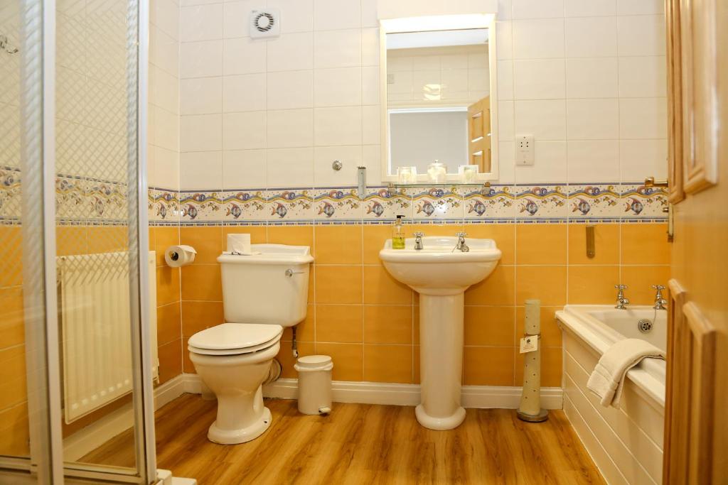 Best Price on Millfields Hotel in Grimsby + Reviews!
