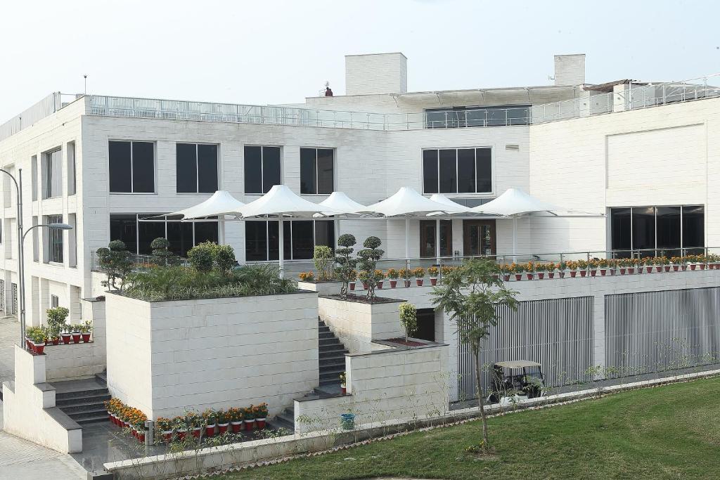 Defence Raya Golf and Country Club Resort (Lahore) - Deals, Photos ...