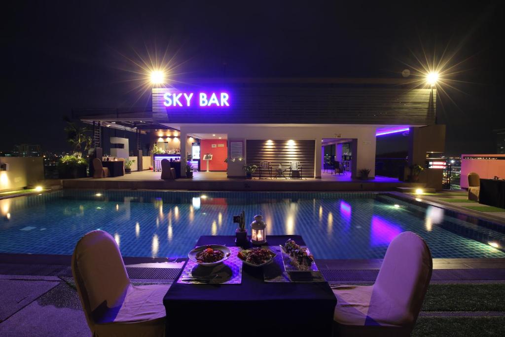 Bangkok Inter Place Hotel, Bangkok | 2025 Updated Prices, Deals